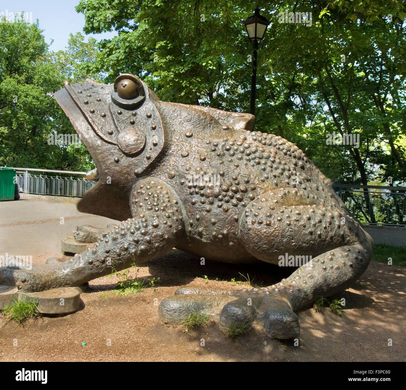 Kiev, Ukraine - May 06, 2012: sculpture of frog in park Stock Photo - Alamy