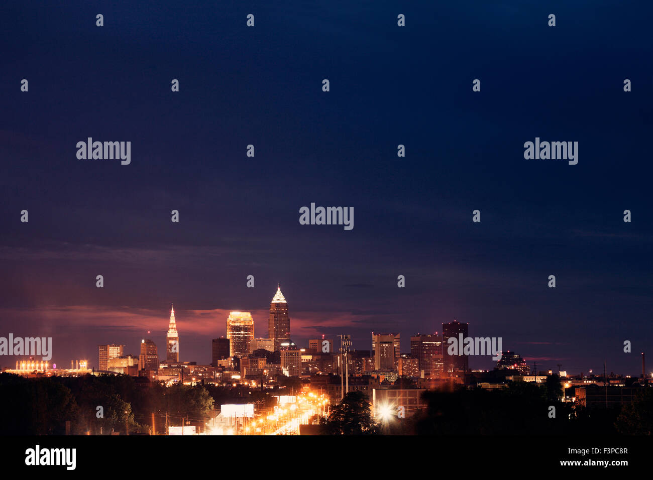 Aerial view downtown cleveland ohio hi-res stock photography and images ...