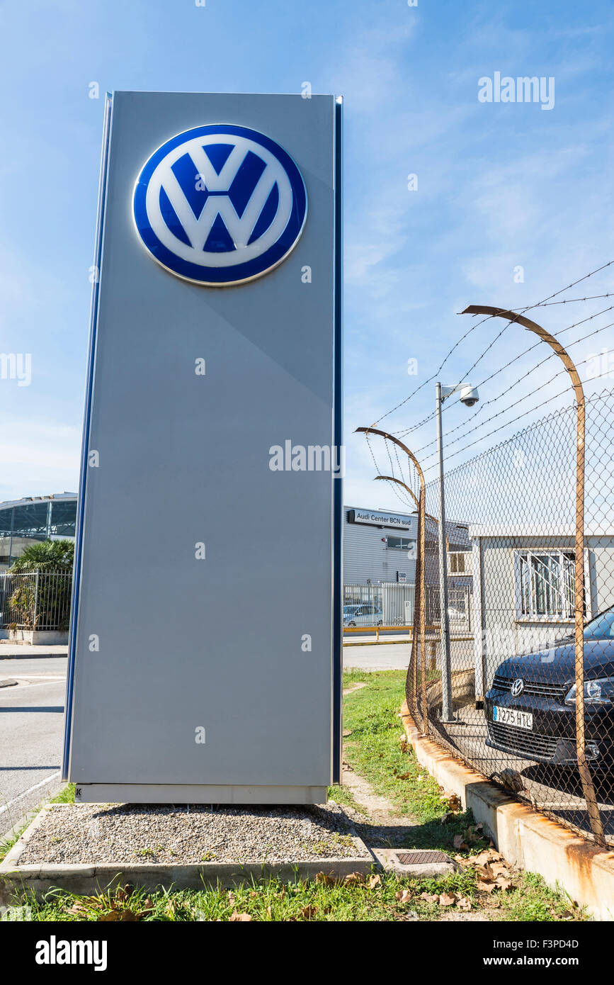 Company logo headquarters automotive hi-res stock photography and ...