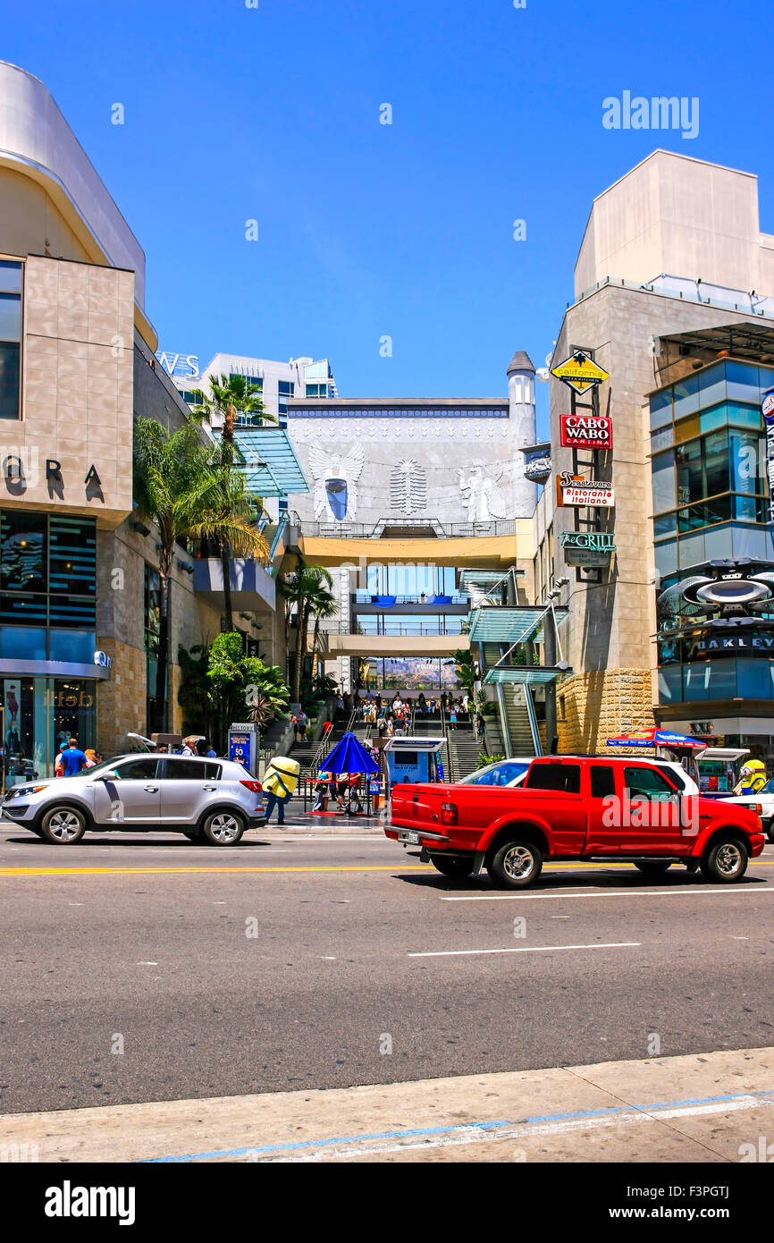 The Hollywood and Highland Shopping Mall on Hollywood Blvd in Los ...