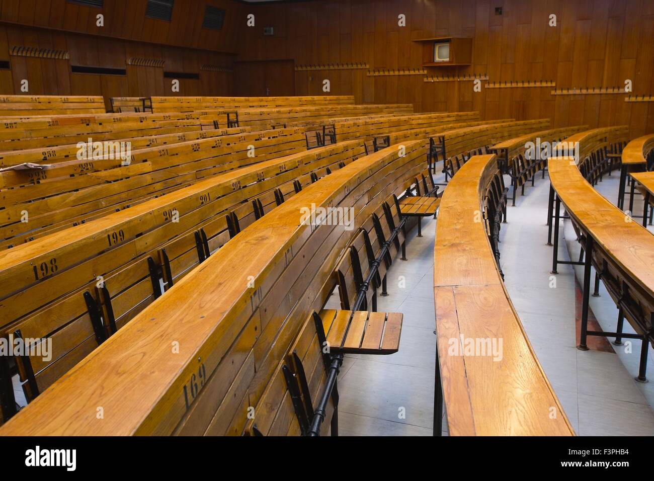 Empty big classroom school hi-res stock photography and images - Alamy