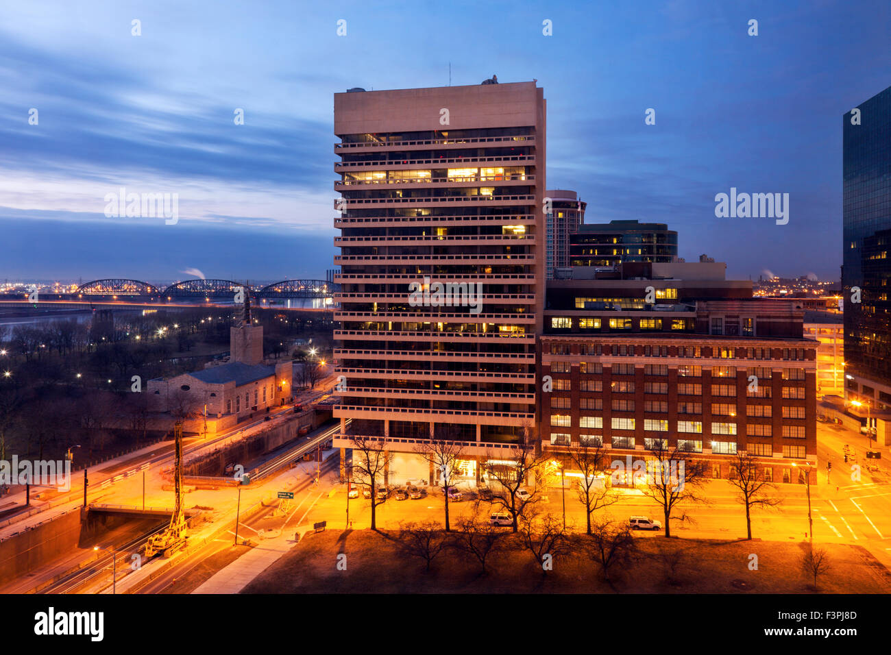 St louis skyscraper hi-res stock photography and images - Alamy
