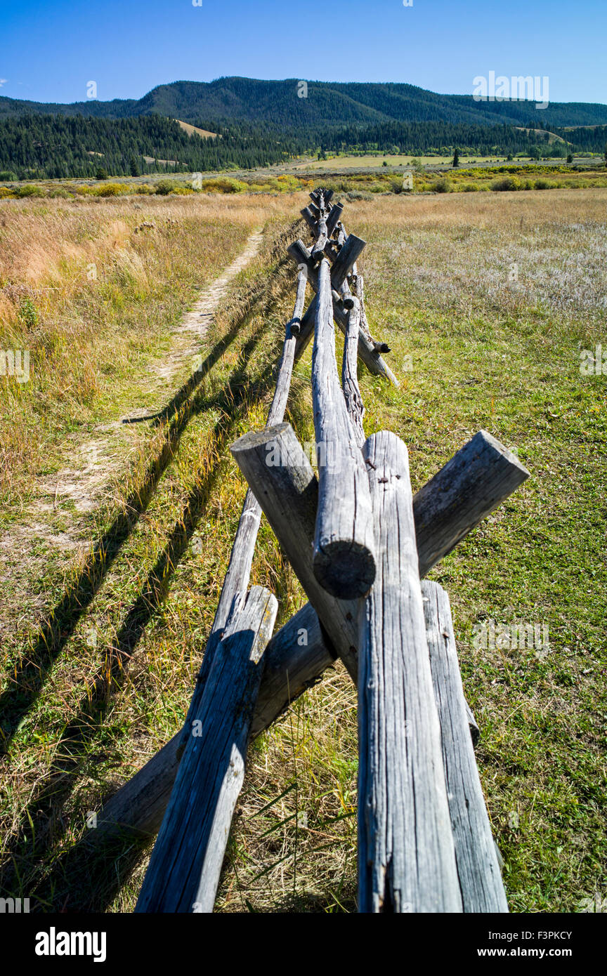 Buck And Rail Fence Design