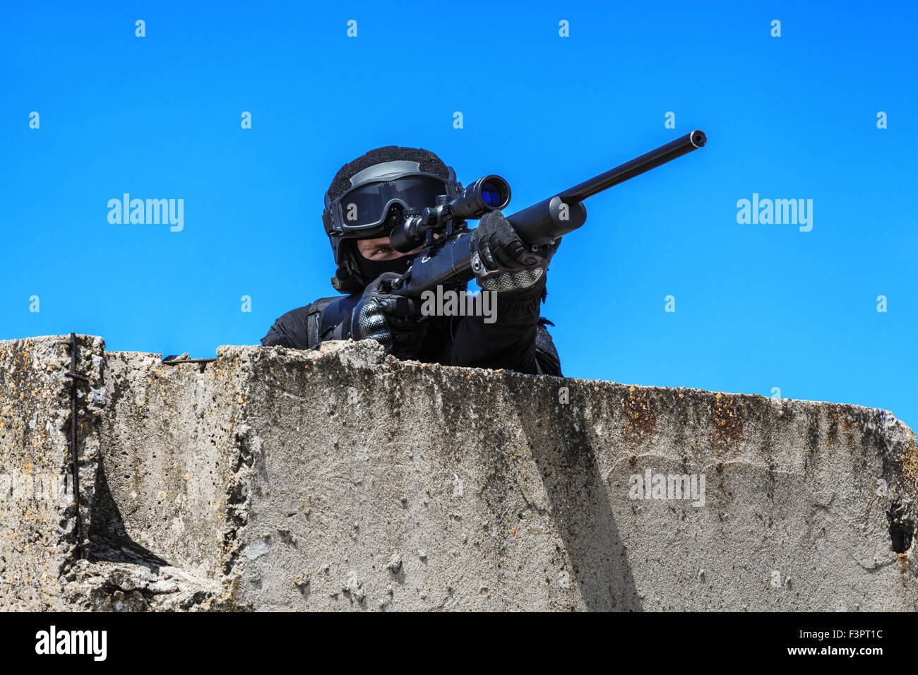 Police sniper in action Stock Photo - Alamy
