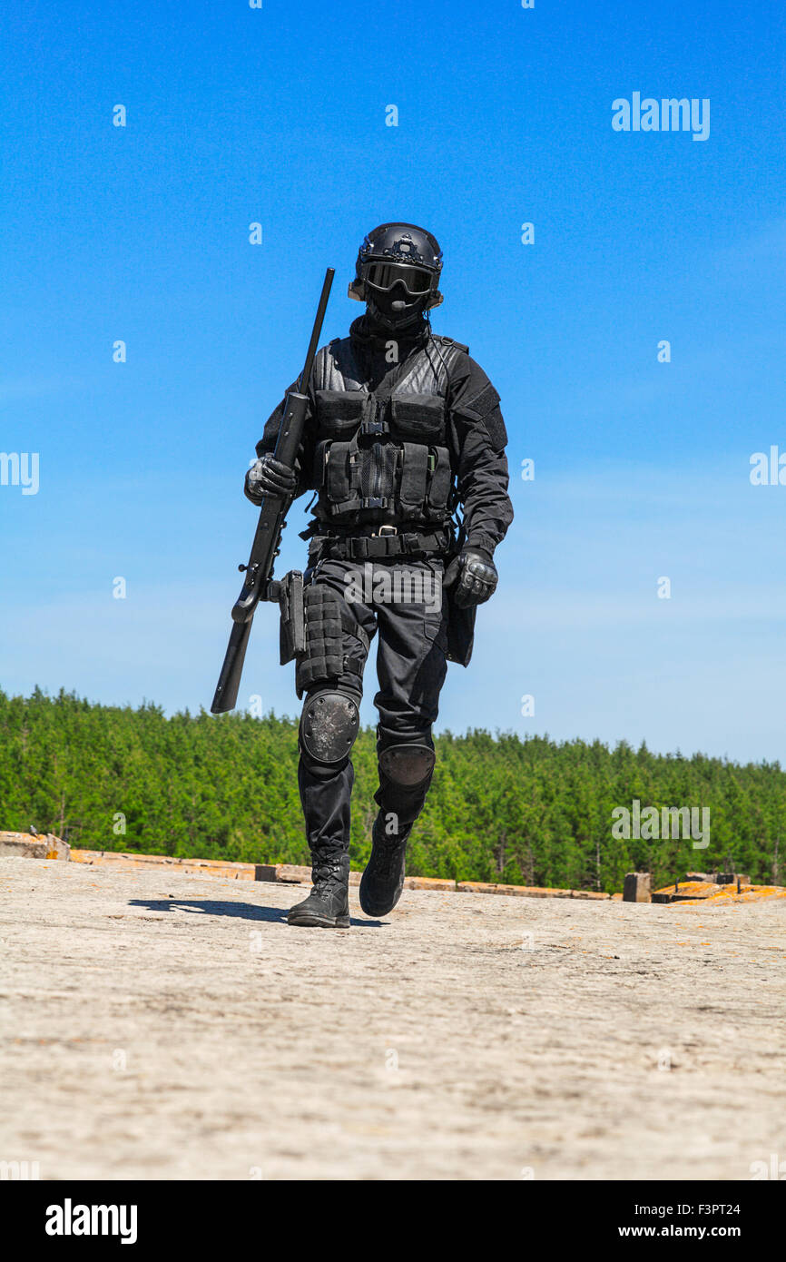 Police sniper in action Stock Photo - Alamy