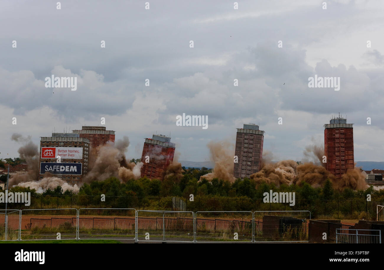 Explosion demolition of towers hi-res stock photography and images - Alamy