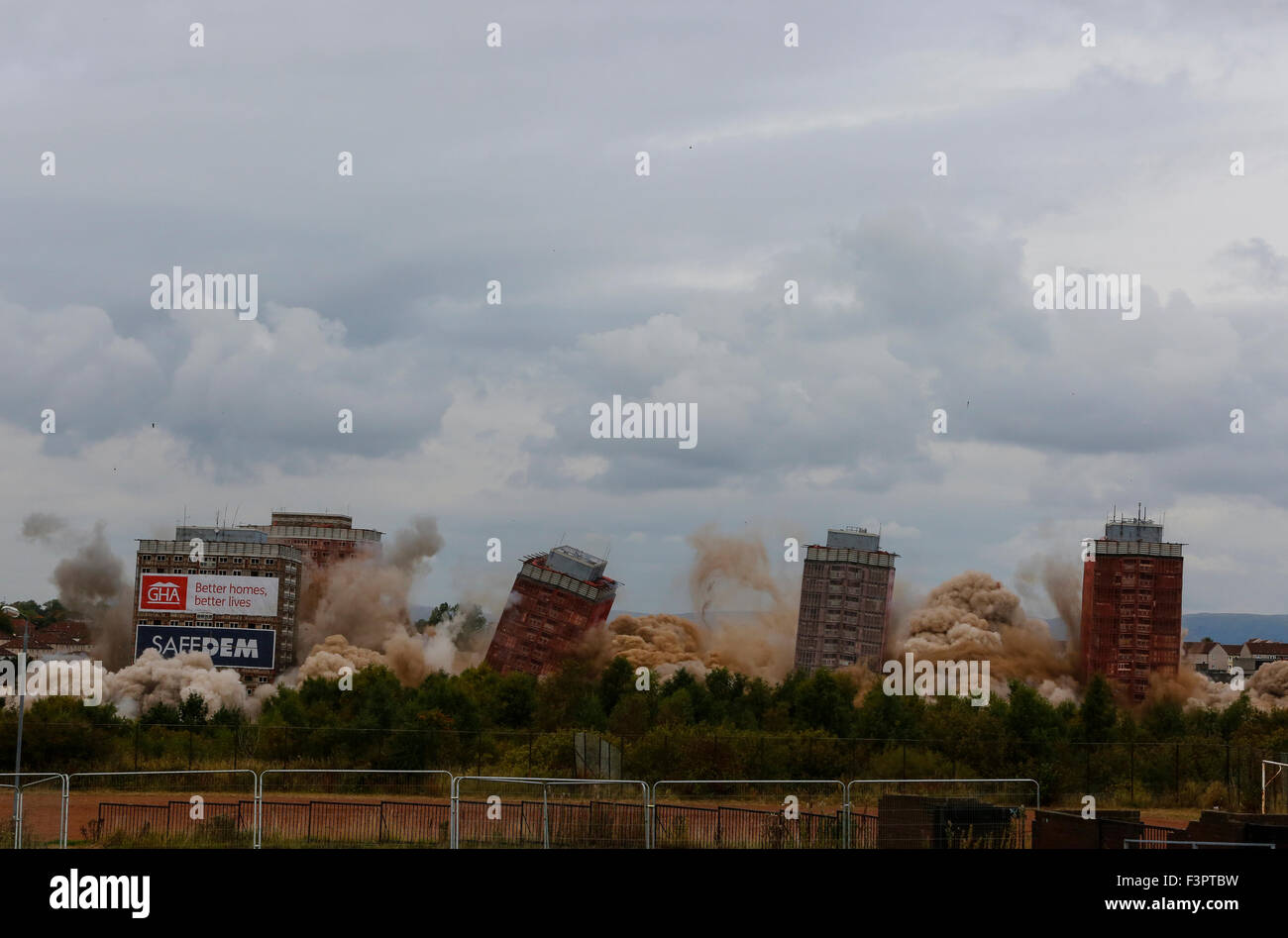 Explosion demolition of towers hi-res stock photography and images - Alamy