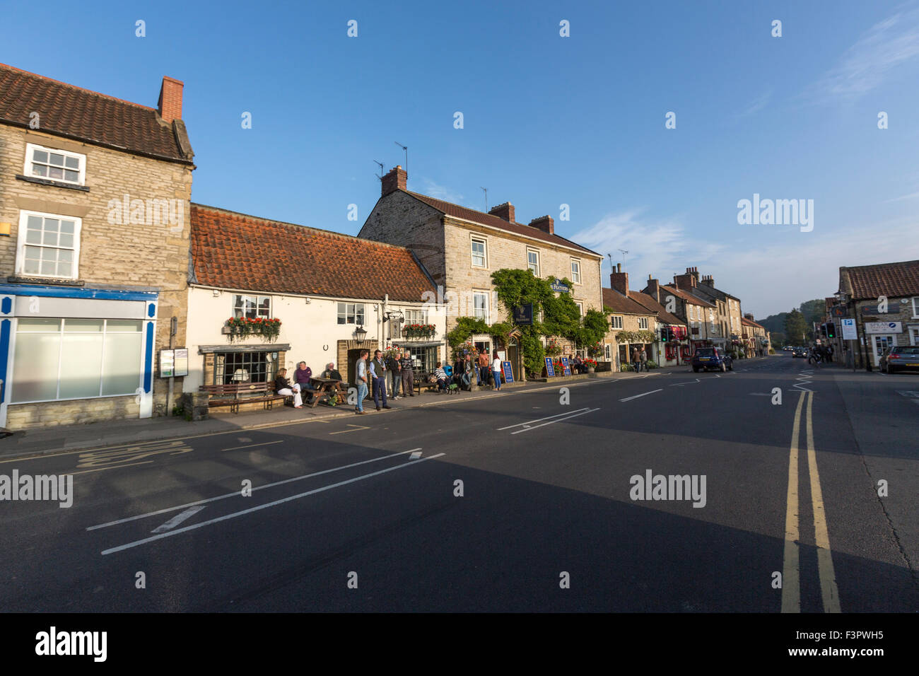 Helmsley market place hi-res stock photography and images - Alamy