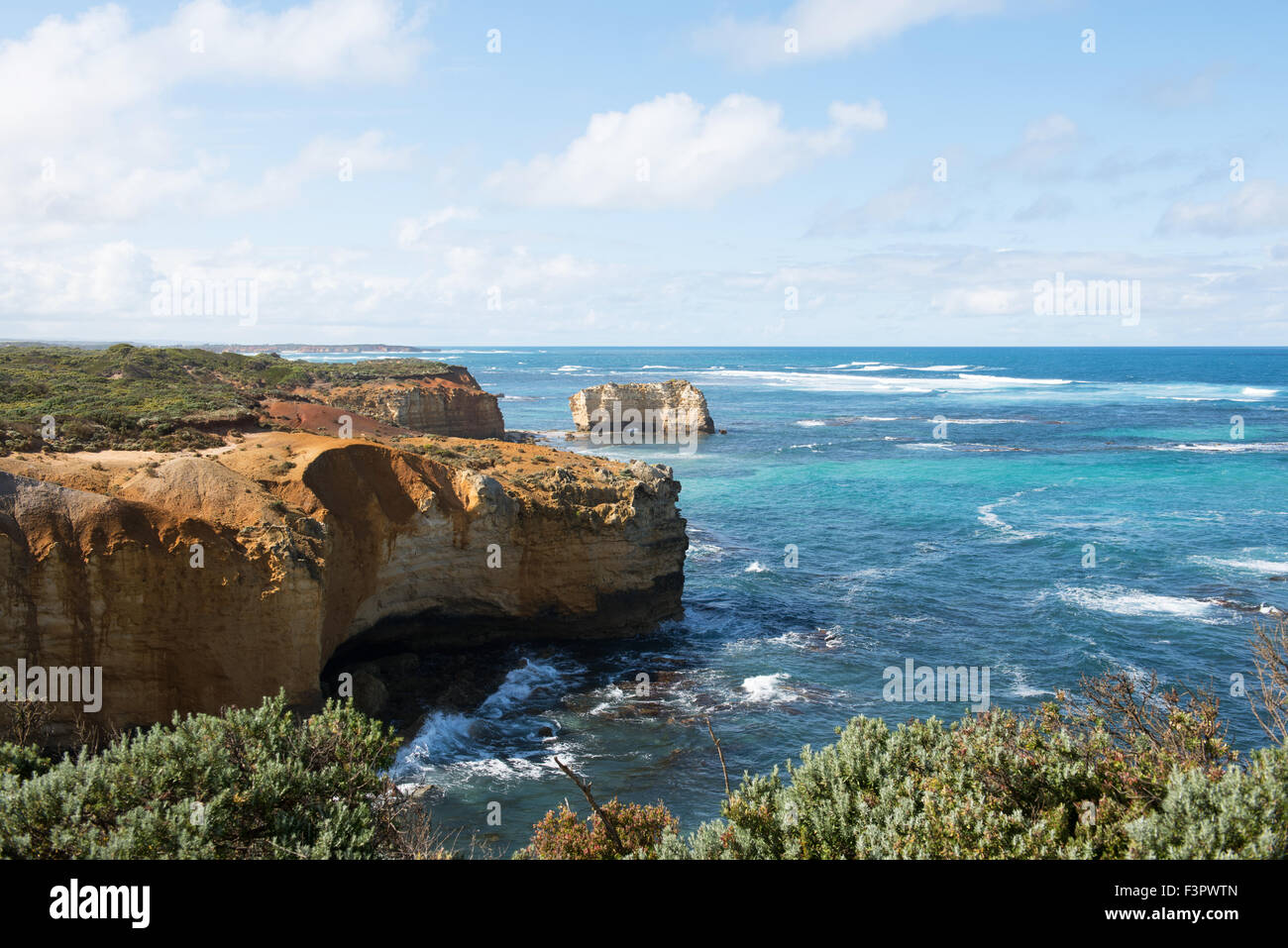 The rugged coastline beside the Great Ocean Road, Southern Victoria ...