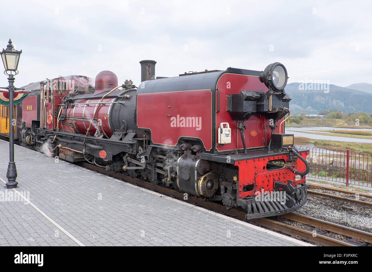 Welsh highland railway engine caernarfon hi-res stock photography and ...