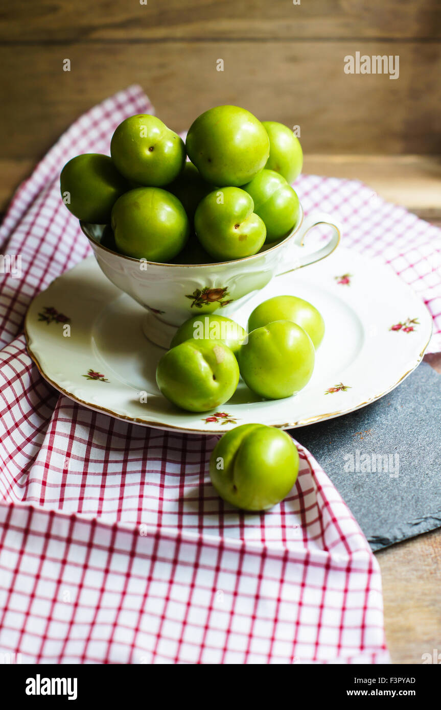 Green cherry plum hi-res stock photography and images - Alamy