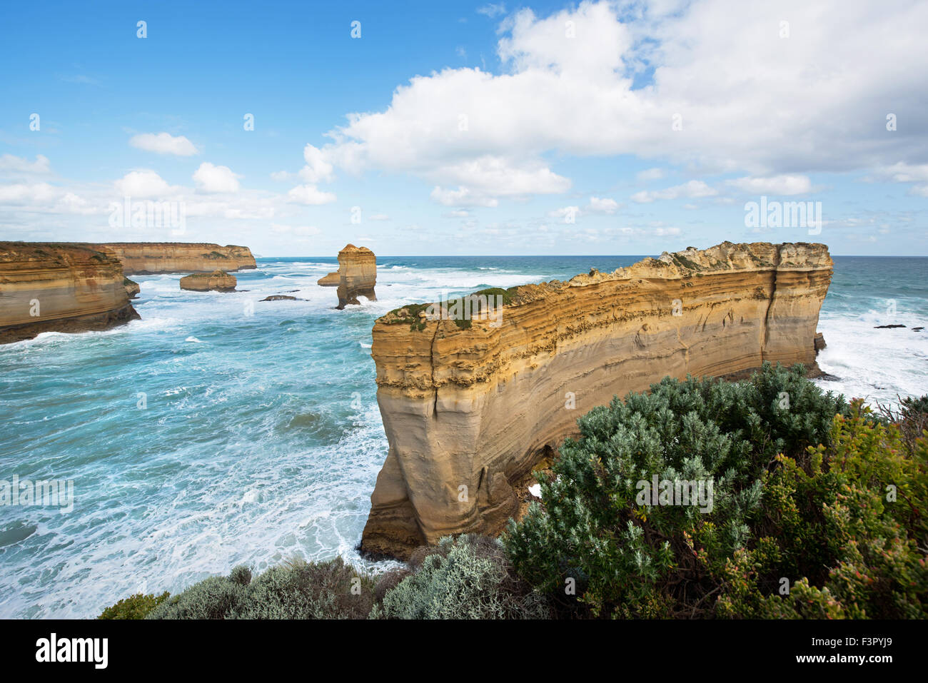 The Razorback limestone rock formation, adjacent to the Great Ocean ...