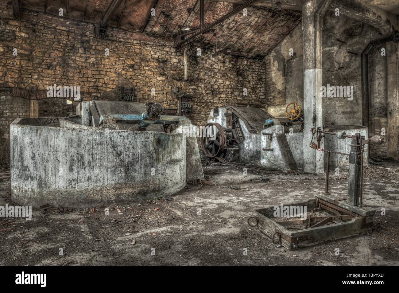 Old machinery in an abandoned factory Stock Photo - Alamy