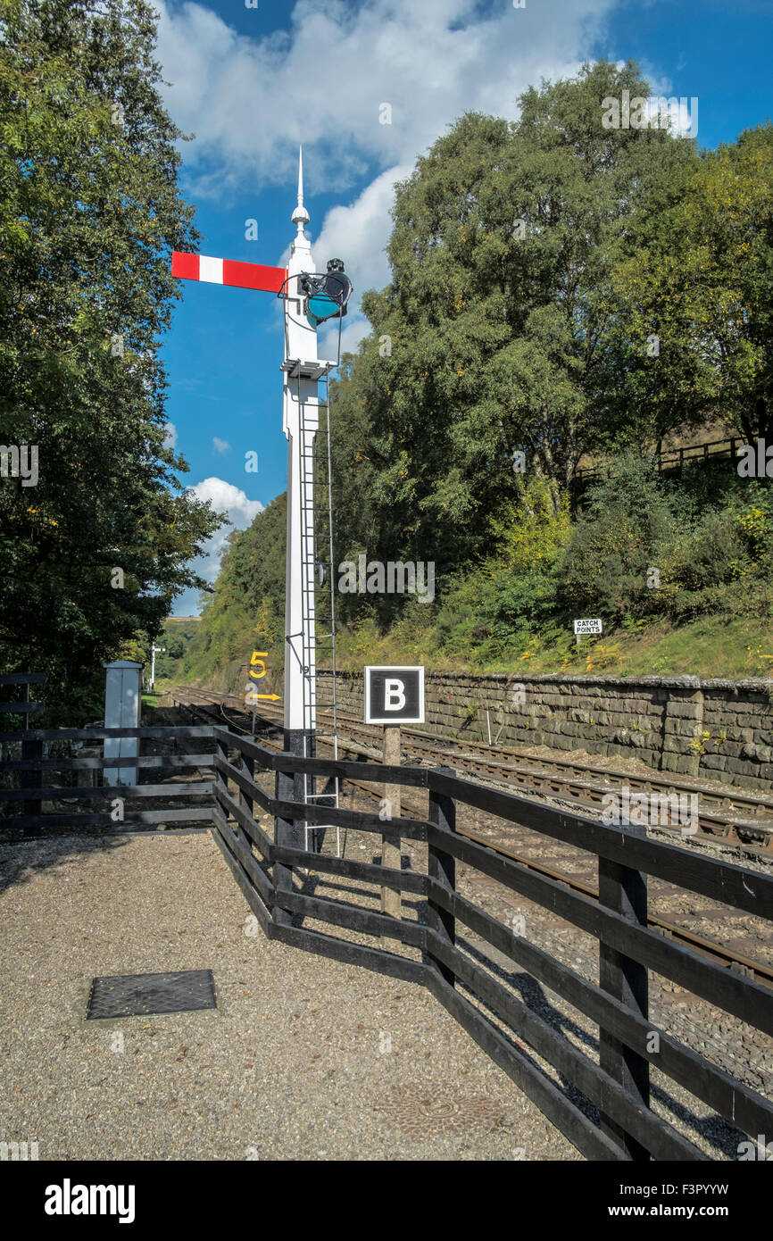 Semaphore Signal at Goathland Station Stock Photo - Alamy