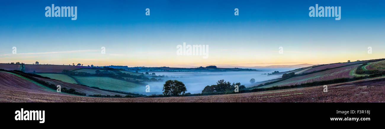 Stokeinteignhead hi-res stock photography and images - Alamy