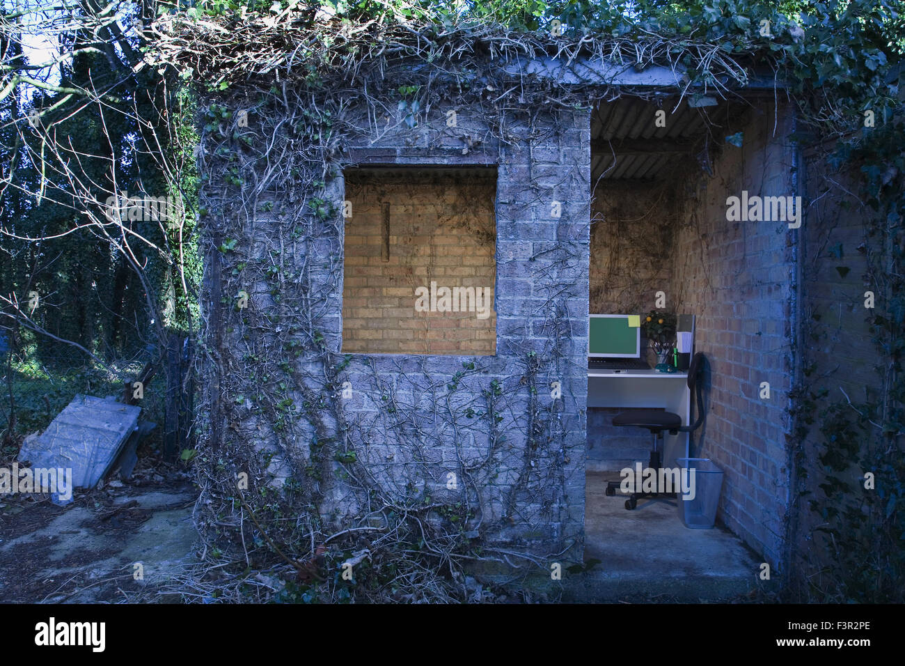 Friendly office hi-res stock photography and images - Alamy