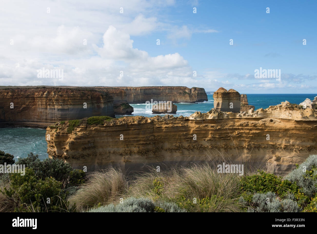 The Razorback limestone rock formation, adjacent to the Great Ocean ...