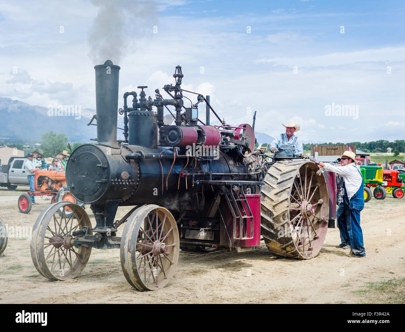 Steam tractor hi-res stock photography and images - Alamy