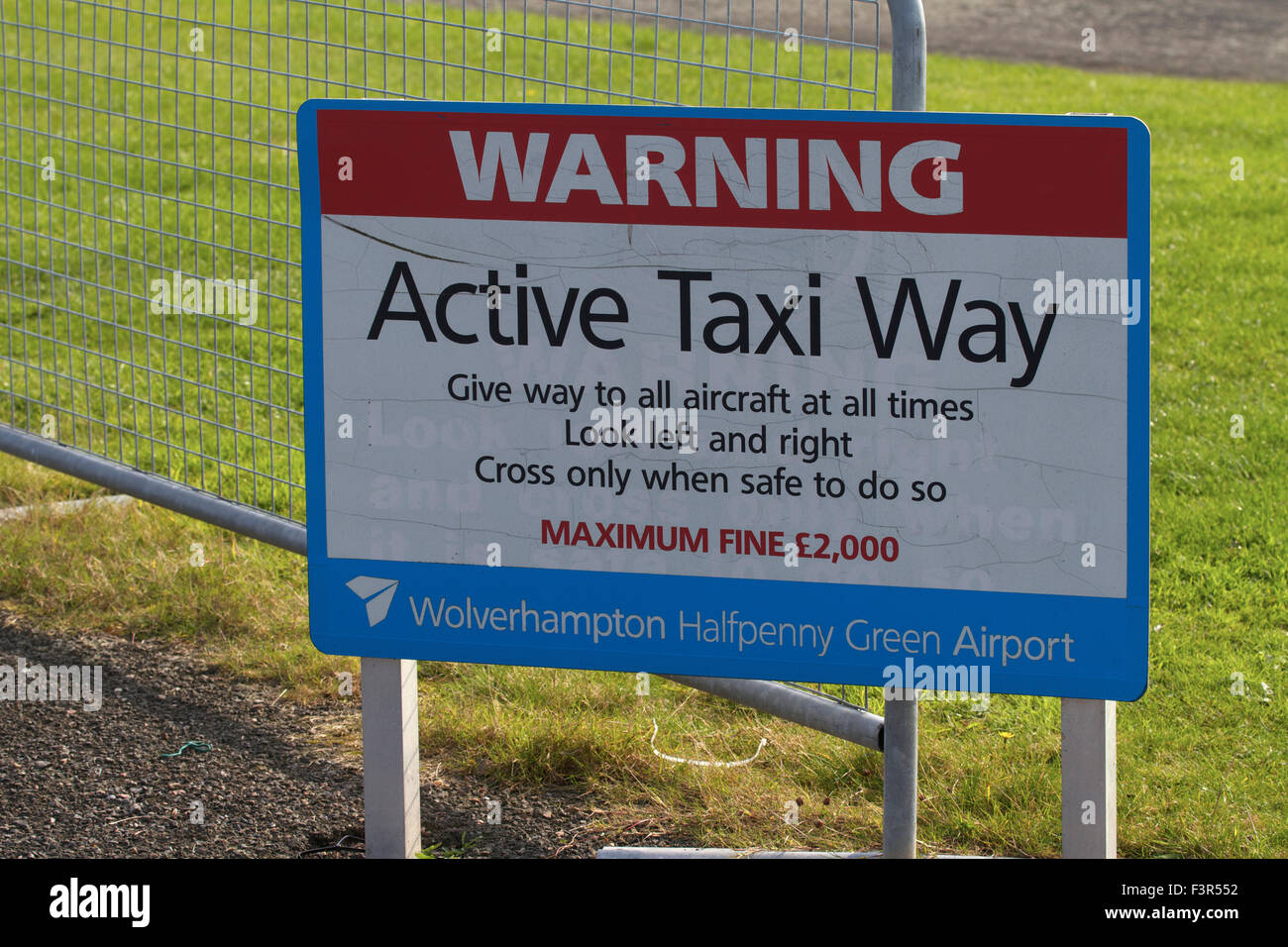 Taxi wolverhampton hi-res stock photography and images - Alamy