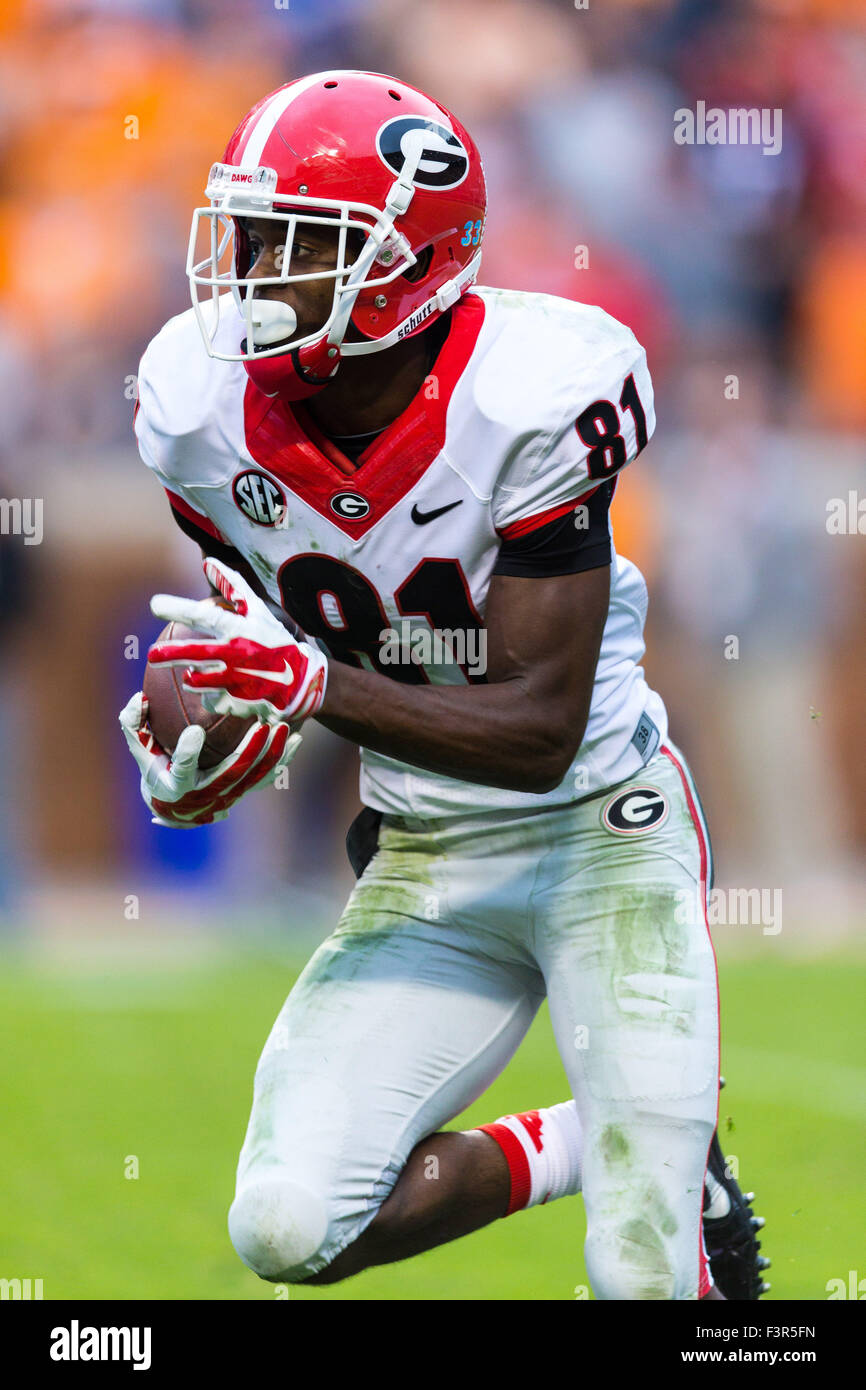 October 10, 2015: Reggie Davis #81 of the Georgia Bulldogs runs the ...