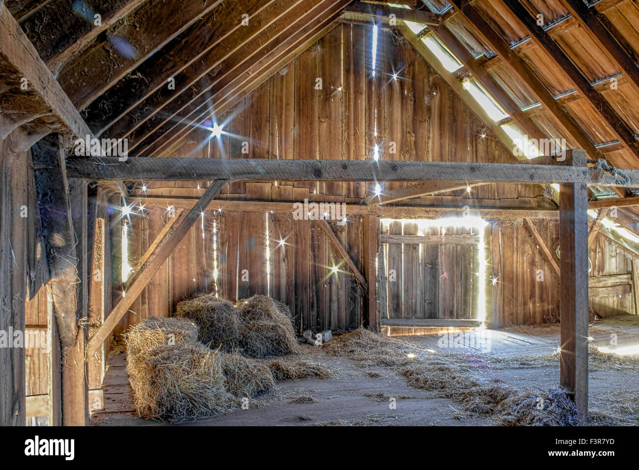 Barn interior hi-res stock photography and images - Alamy