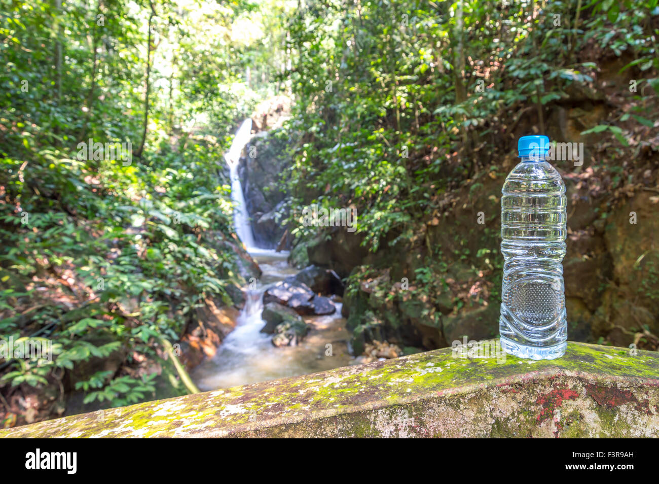 Mineral bottle blurred green hi-res stock photography and images - Alamy