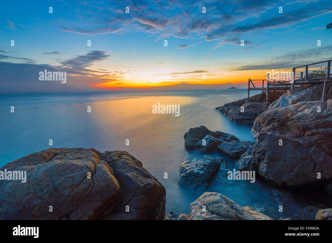 Wave shuttle hi-res stock photography and images - Alamy