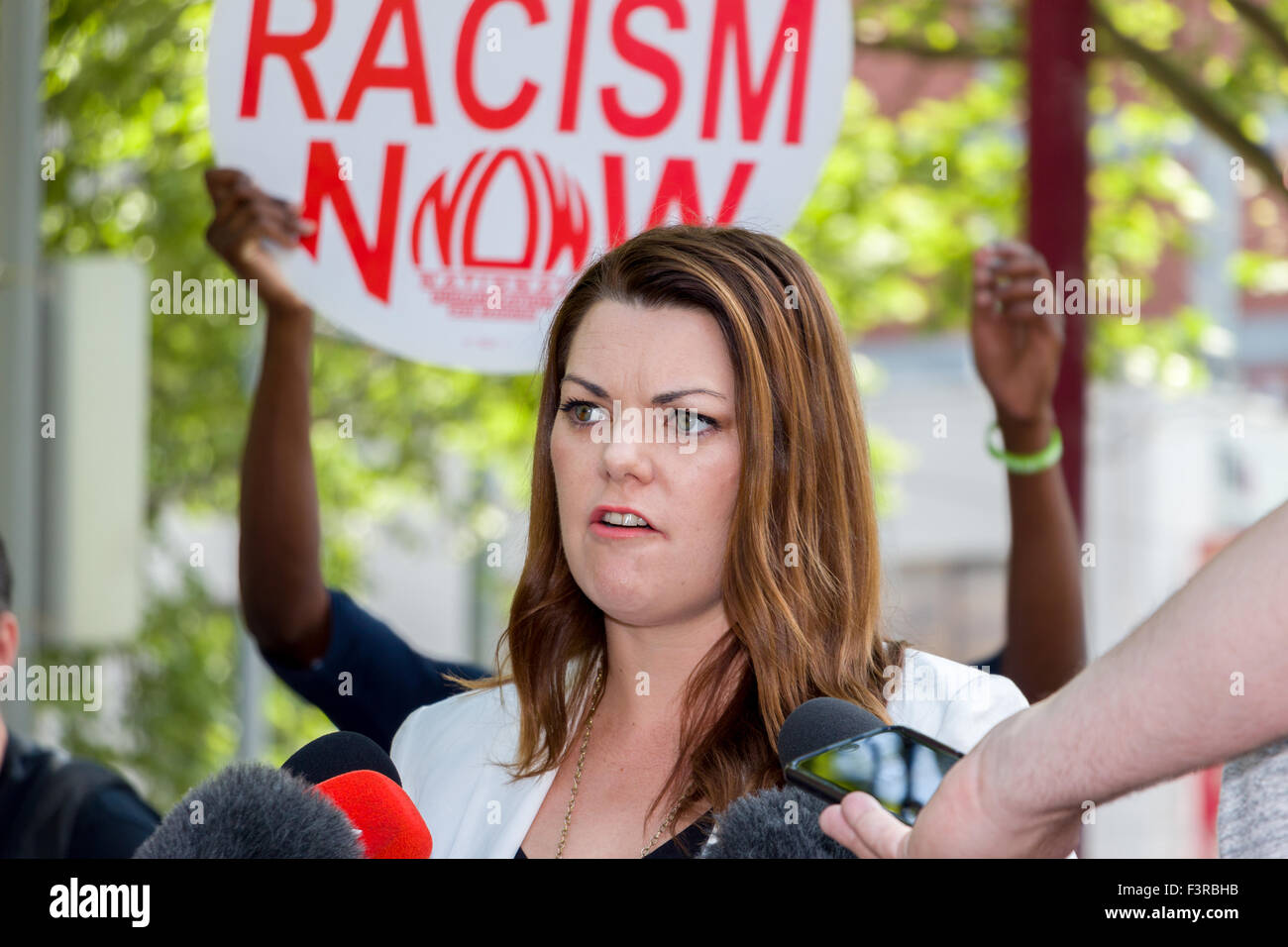Sarah hanson young hi-res stock photography and images - Alamy