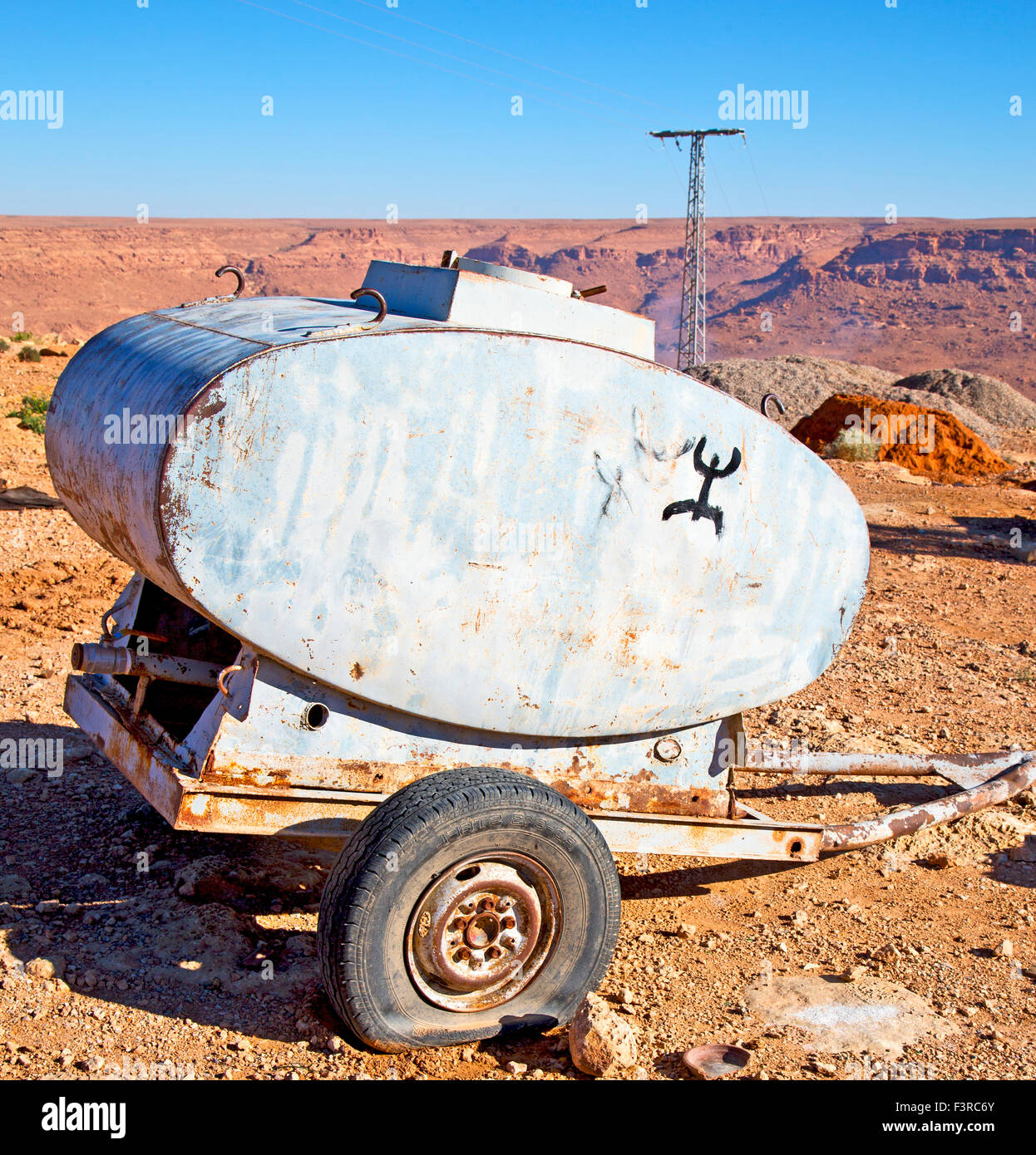 Hydro pump and water tank hi-res stock photography and images - Alamy