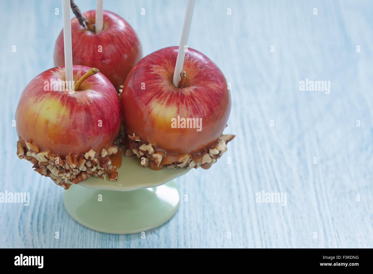 Apple candy nuts hi-res stock photography and images - Alamy