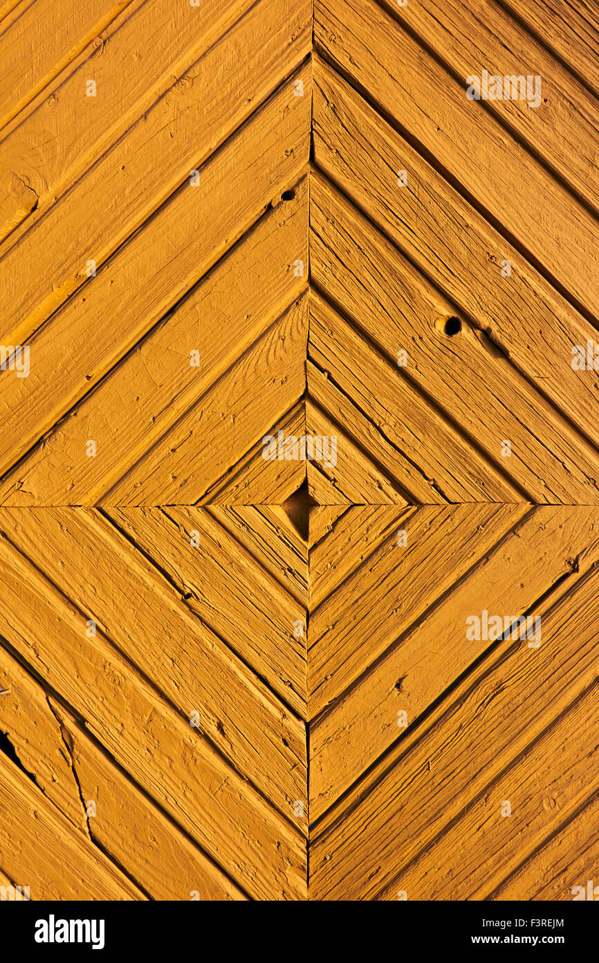 Old Yellow Wooden Building High Resolution Stock Photography and Images ...