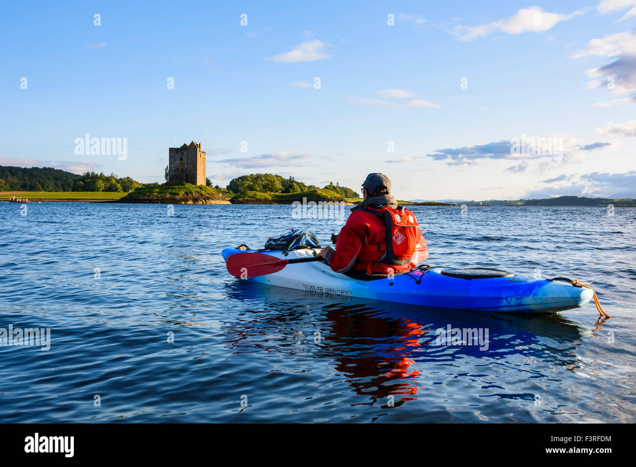 Castle stalker hi-res stock photography and images - Alamy
