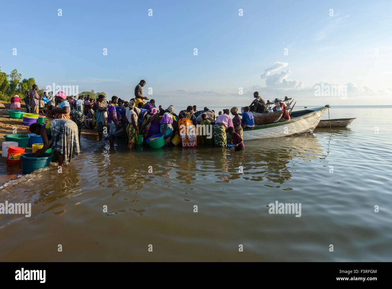 Open-air fish market at the Lake Malawi, Malawi, Africa Stock Photo - Alamy