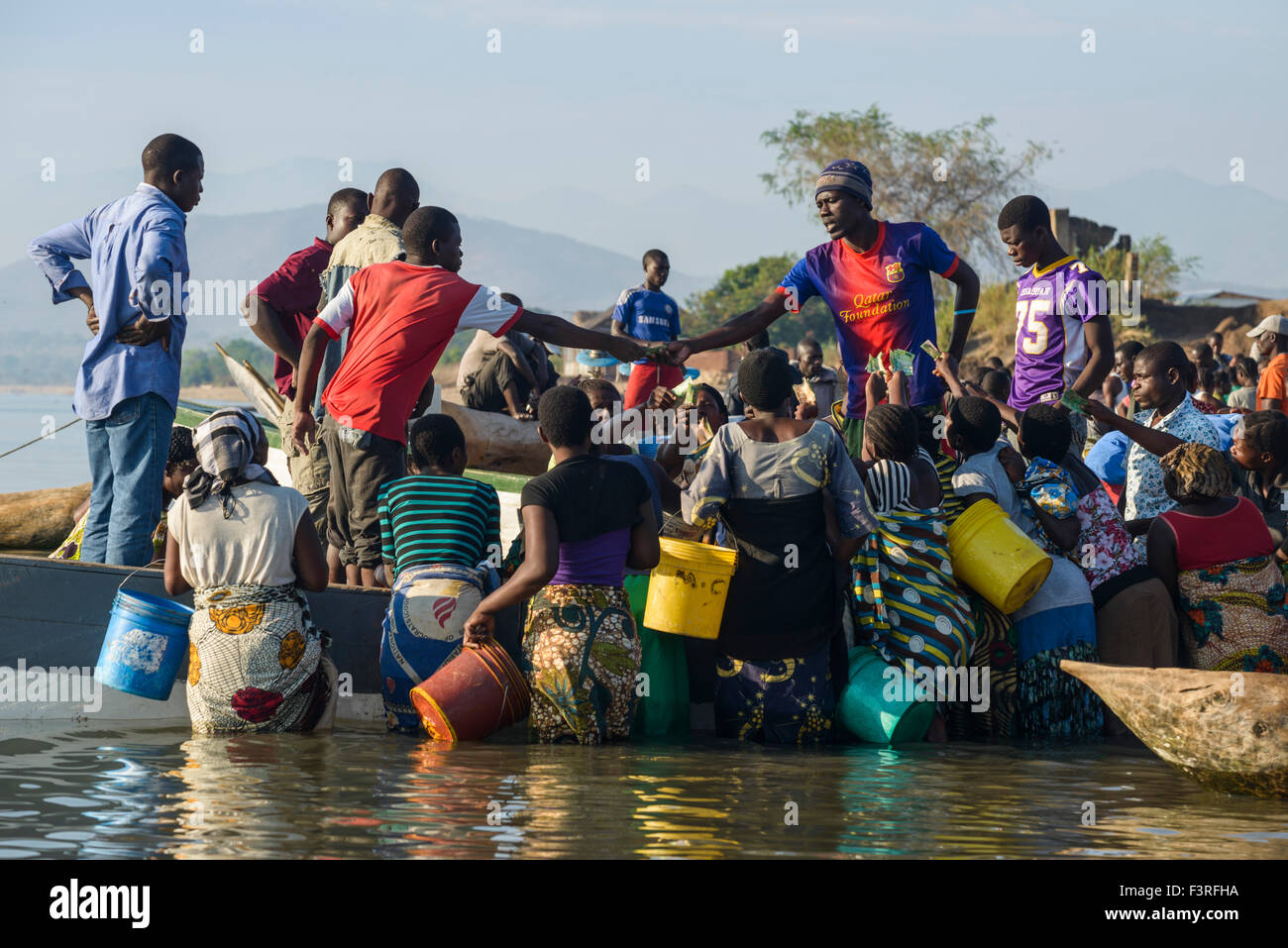 Open-air fish market at the Lake Malawi, Malawi, Africa Stock Photo - Alamy