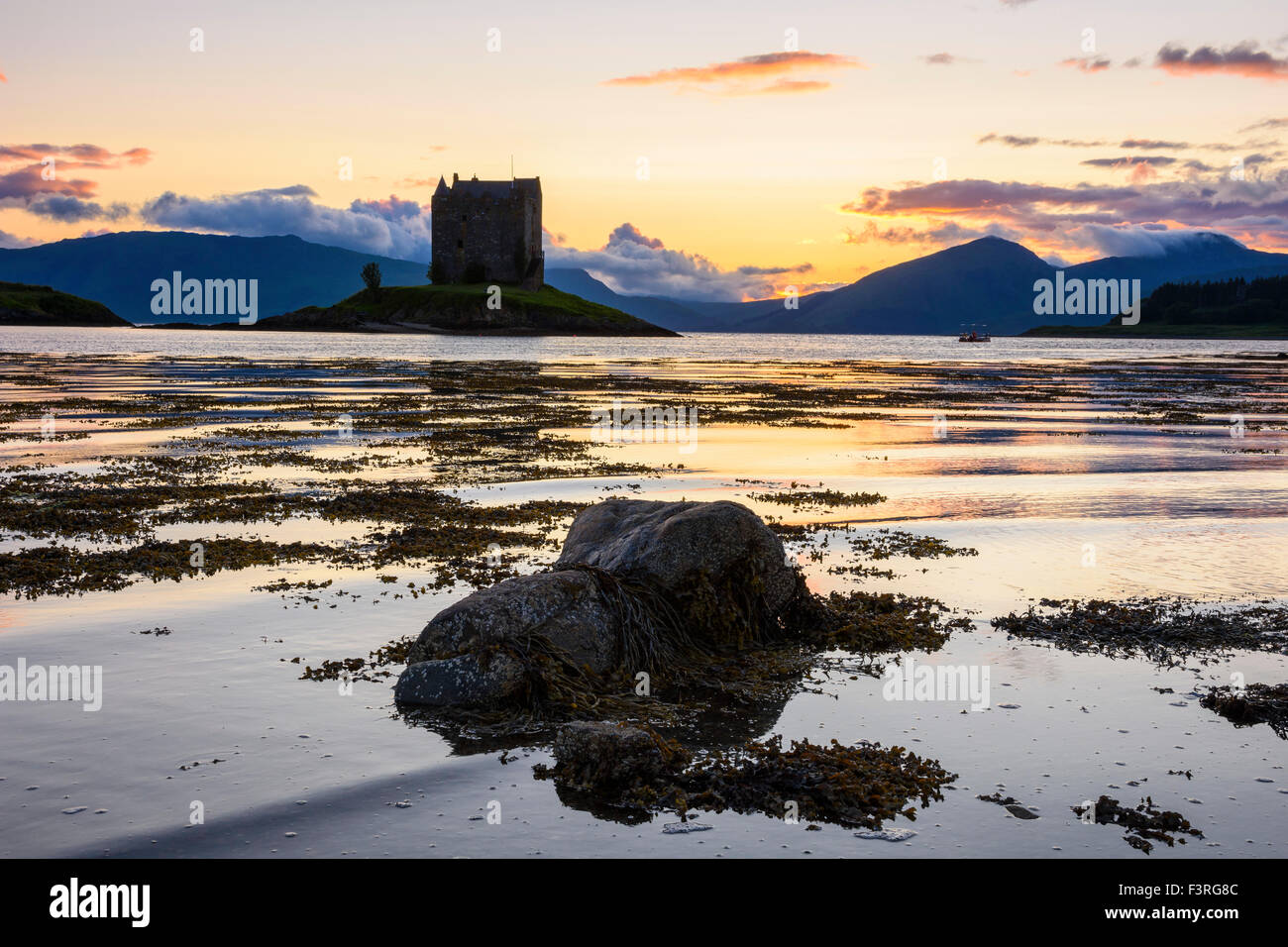 Castle stalker near appin argyll hi-res stock photography and images ...
