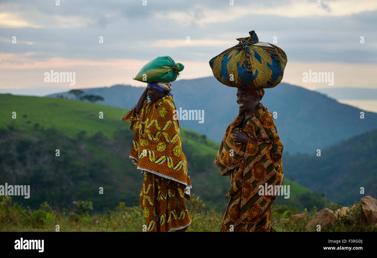 Burundi women hi-res stock photography and images - Alamy