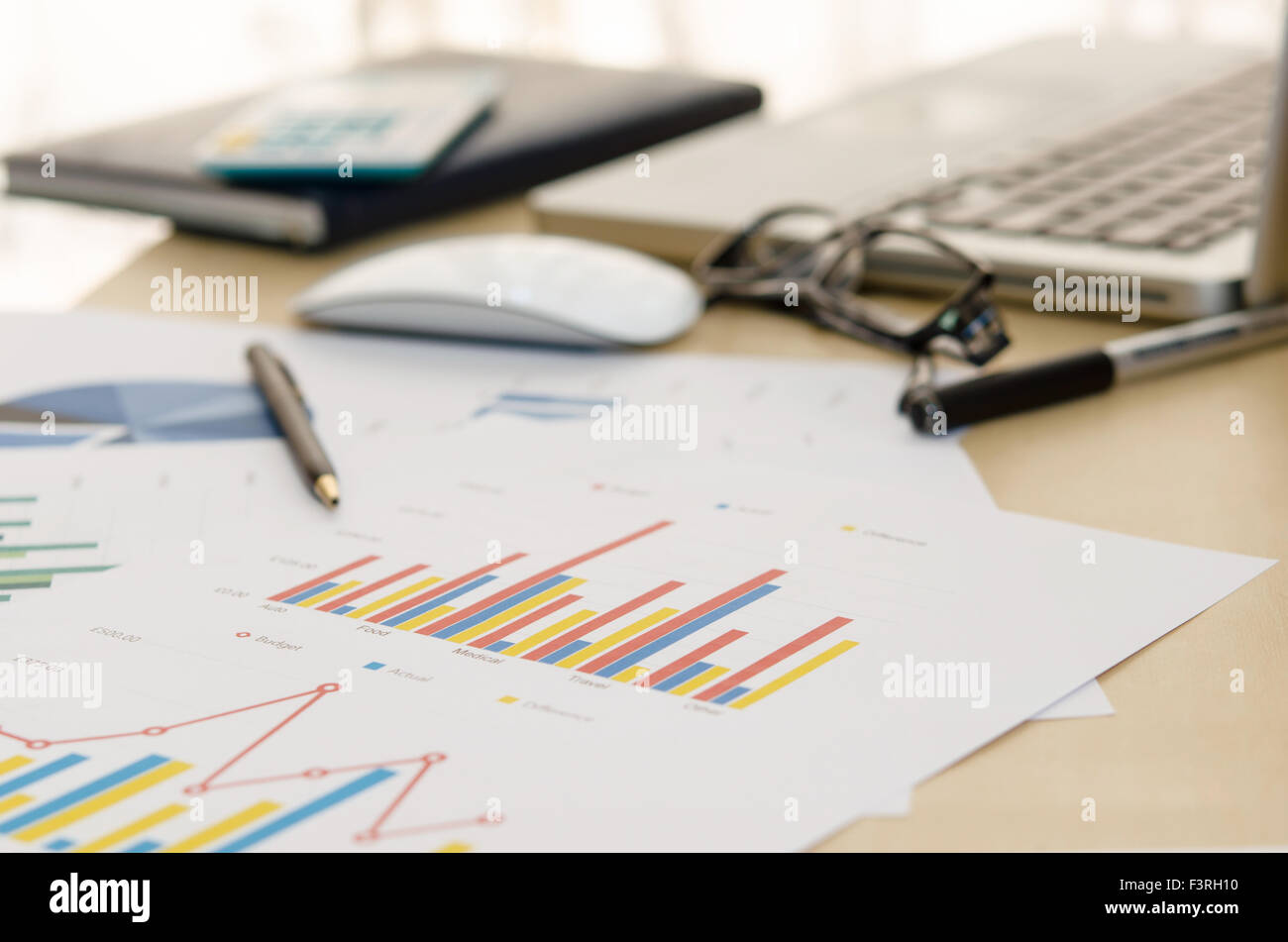 Pen and report paper, business conceptual Stock Photo - Alamy