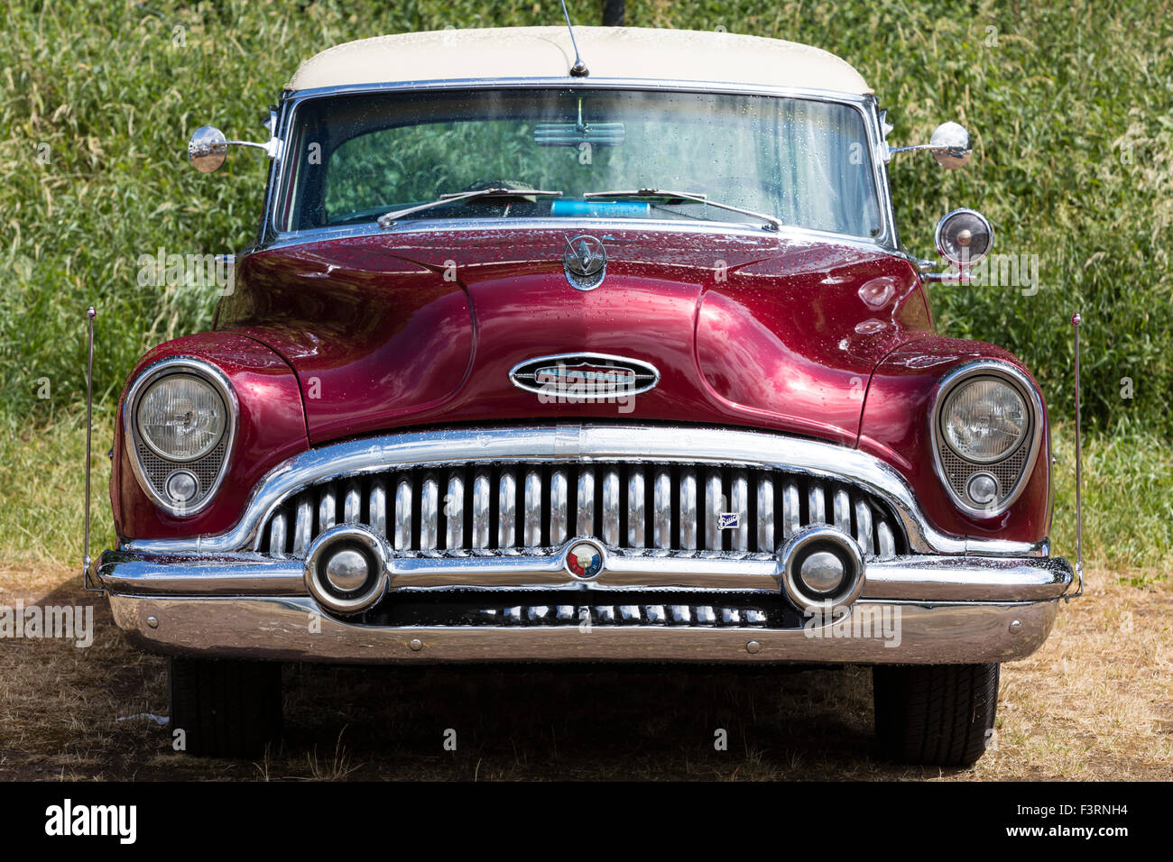 Front detail of a Buick vintage car Stock Photo - Alamy
