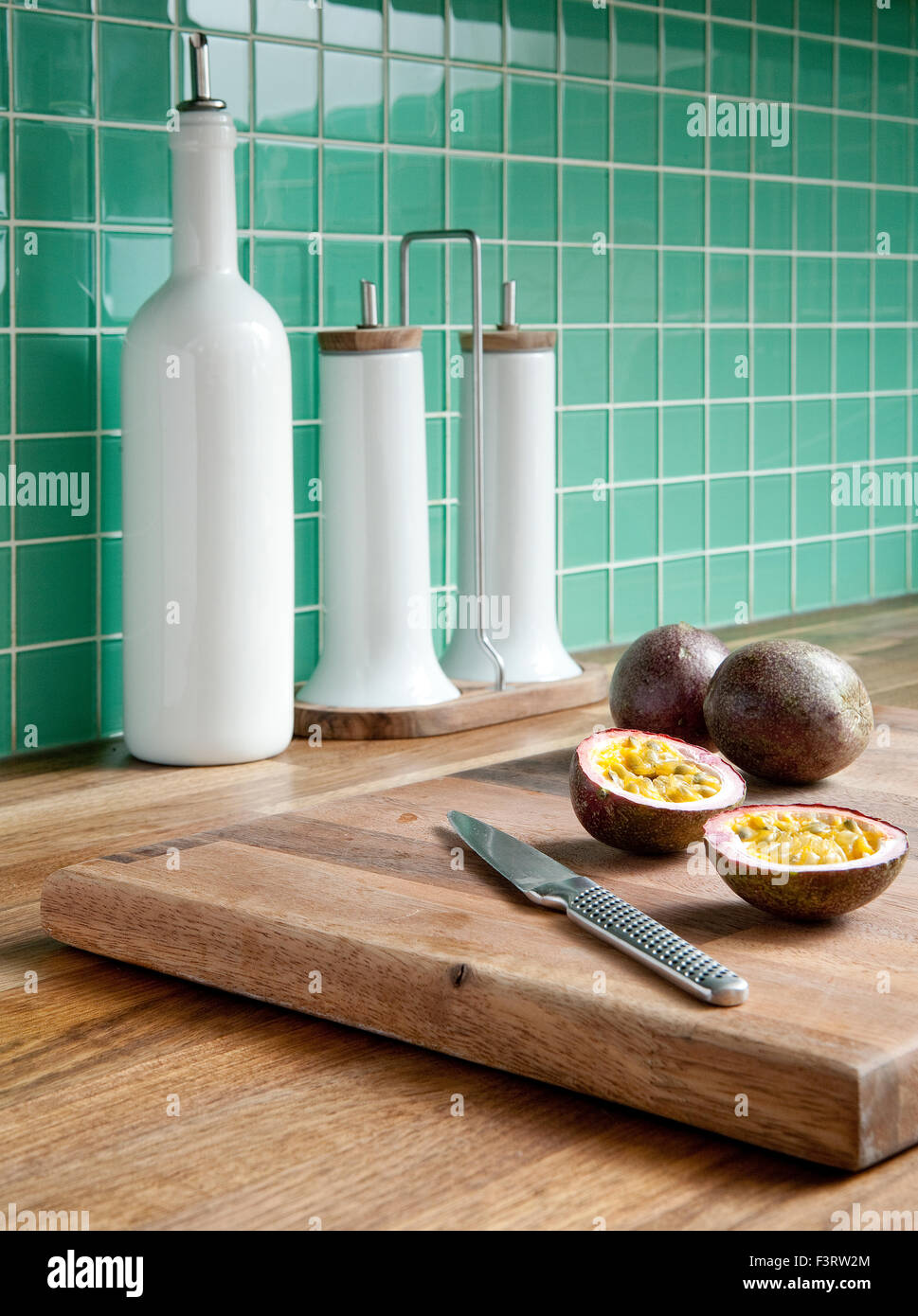 Aqua tile hi-res stock photography and images - Alamy