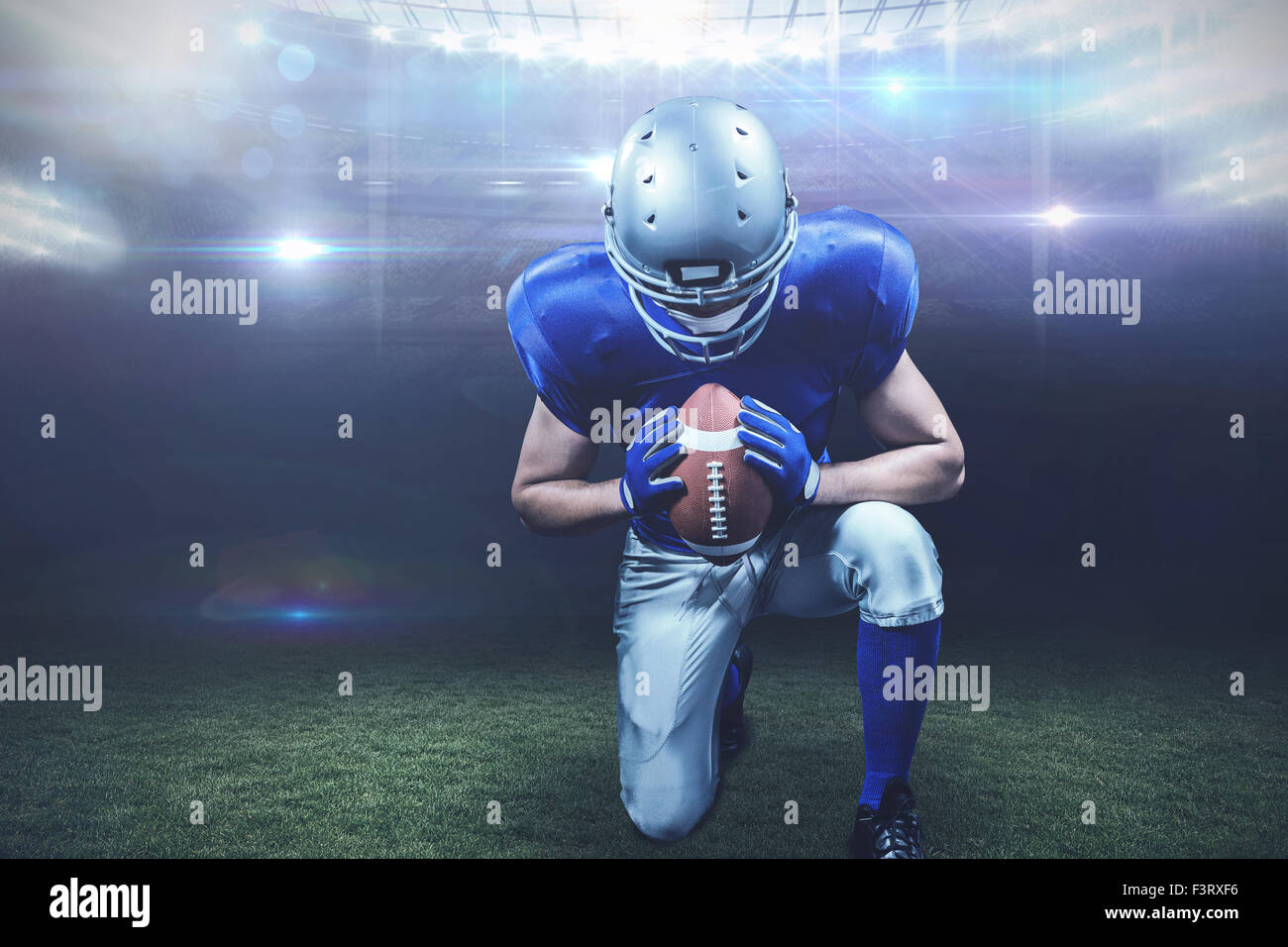 Kneeling football hi-res stock photography and images - Alamy