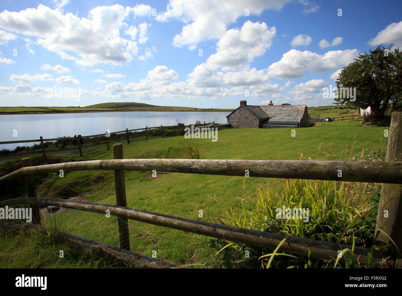 Dozmary pool hi-res stock photography and images - Alamy