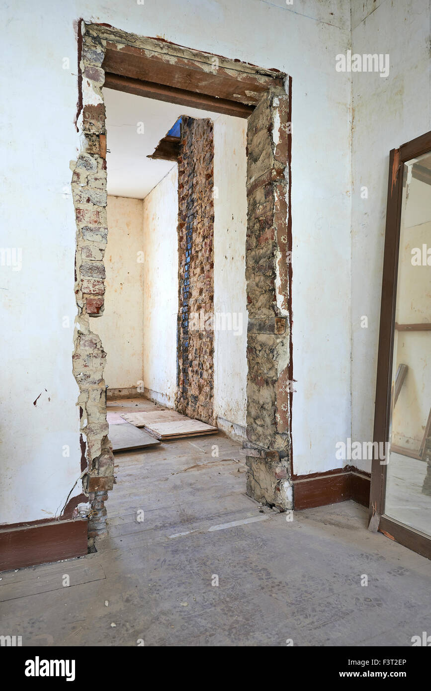 Bad home interior hi-res stock photography and images - Alamy