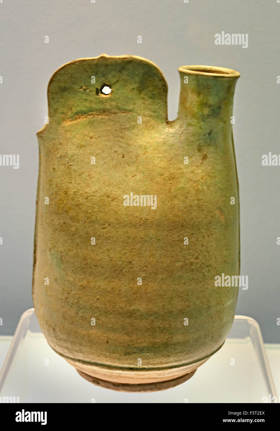 Ewer hi-res stock photography and images - Alamy