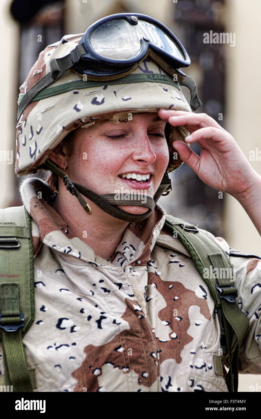 Female Soldier High Resolution Stock Photography and Images - Alamy