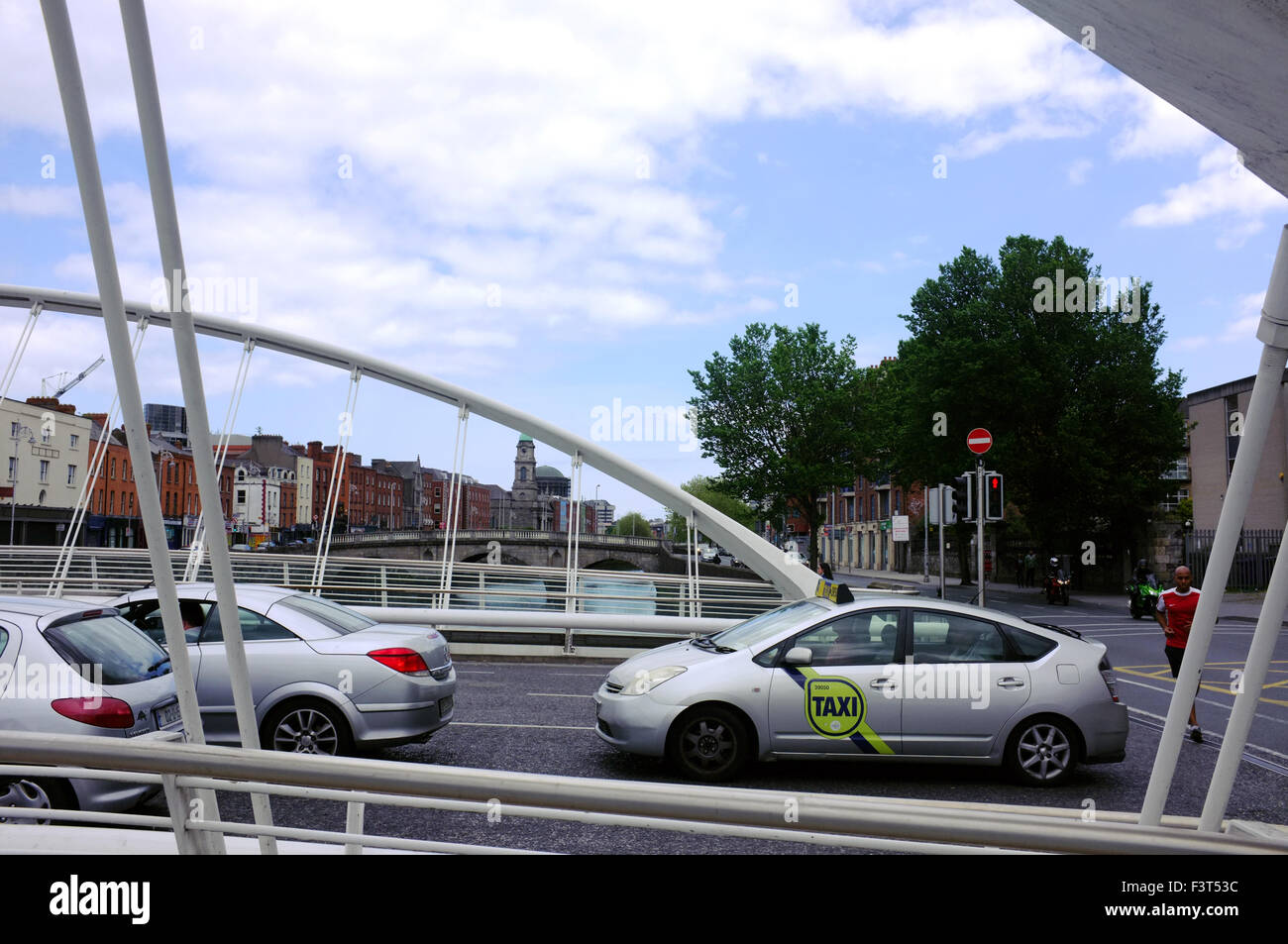 Cars crossing over a bridge hi-res stock photography and images - Alamy