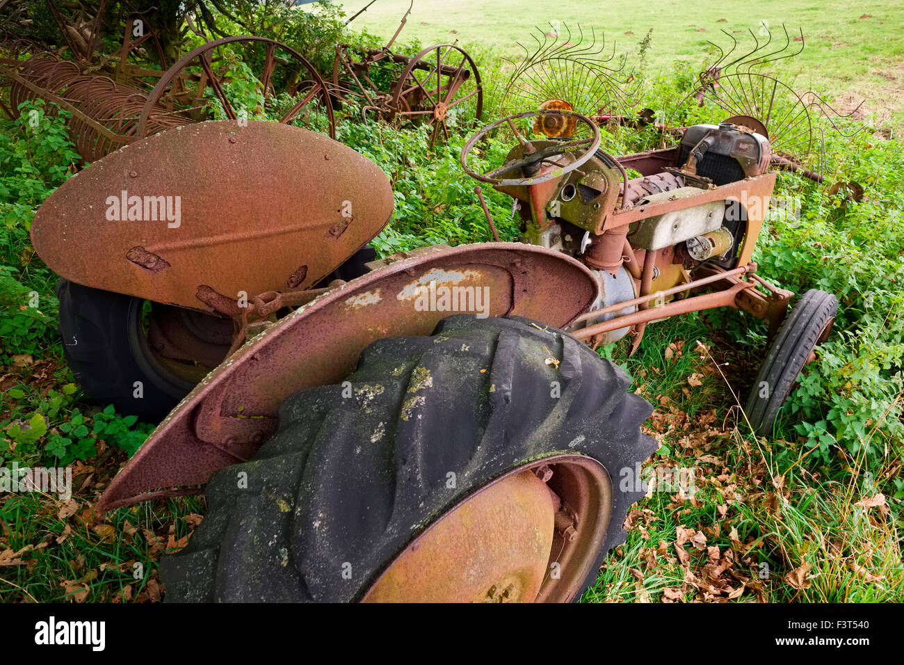 Old derelict tractor hi-res stock photography and images - Alamy