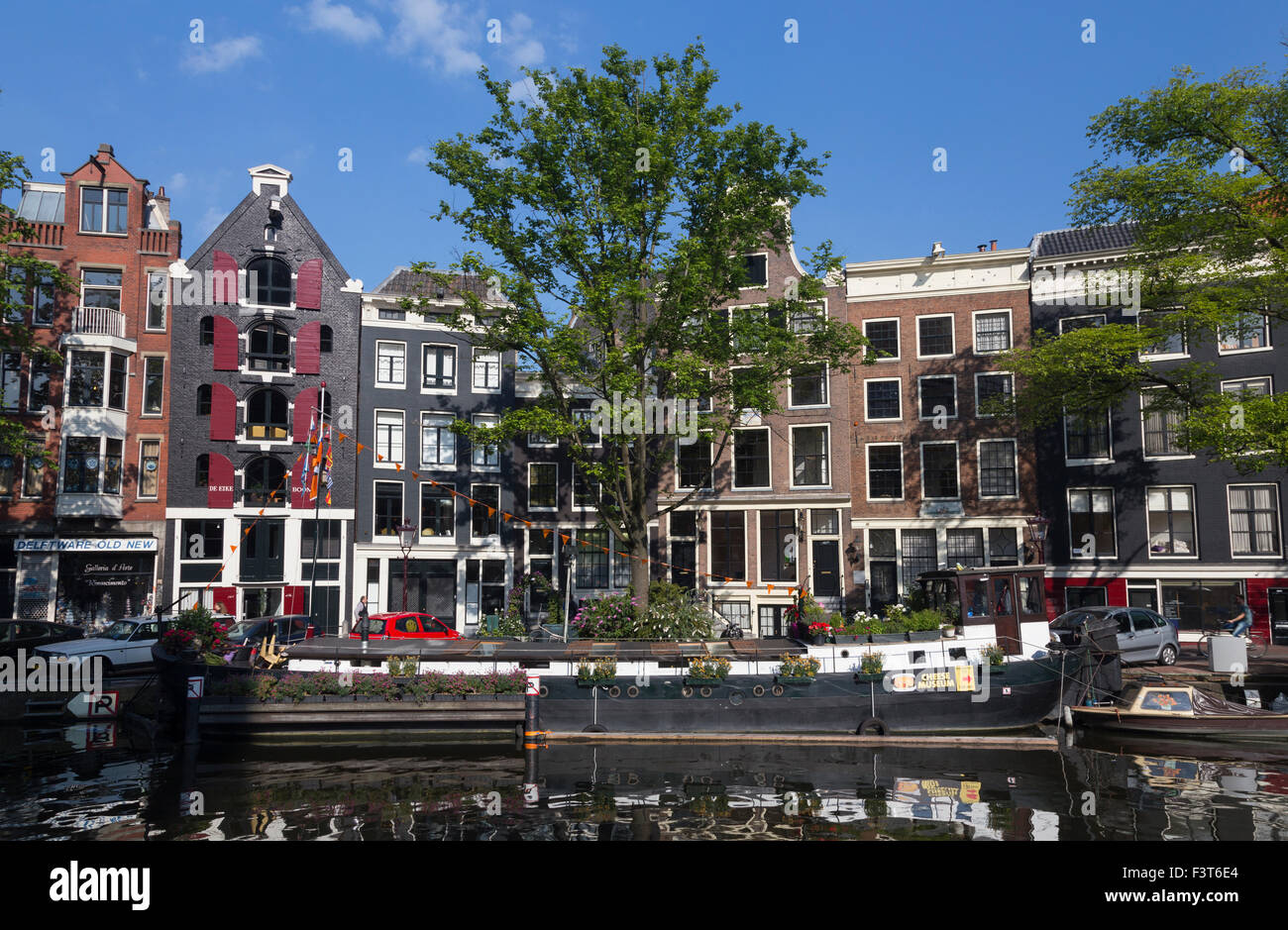 Dutch houses canal amsterdam hi-res stock photography and images - Alamy