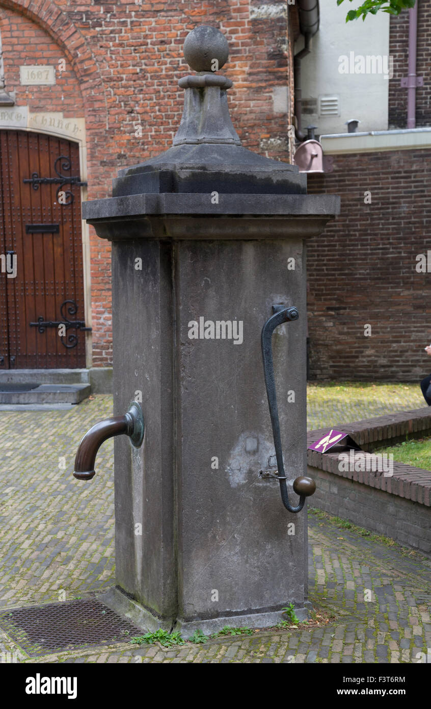 Public water tap hi-res stock photography and images - Alamy