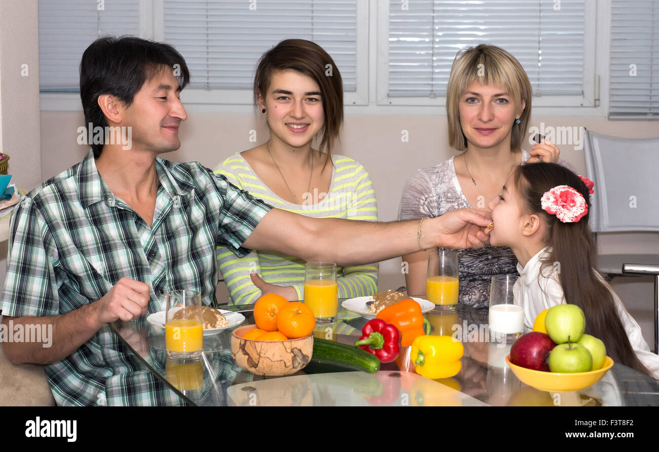 Asian chinese meal family hi-res stock photography and images - Alamy