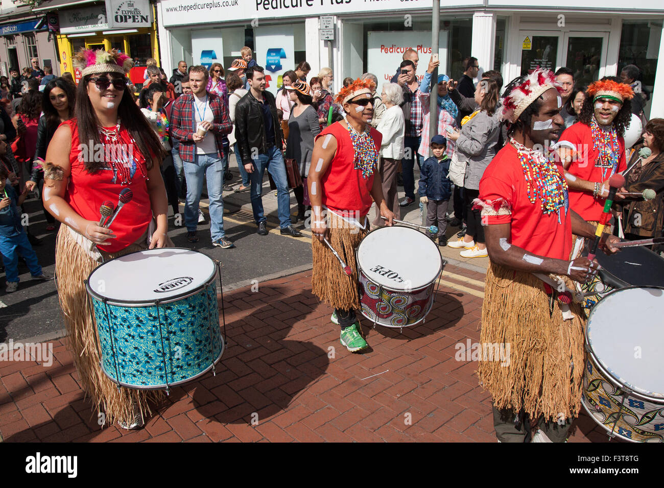 brasilian samba drummers parade drums Kingston upon Thames Stock Photo ...